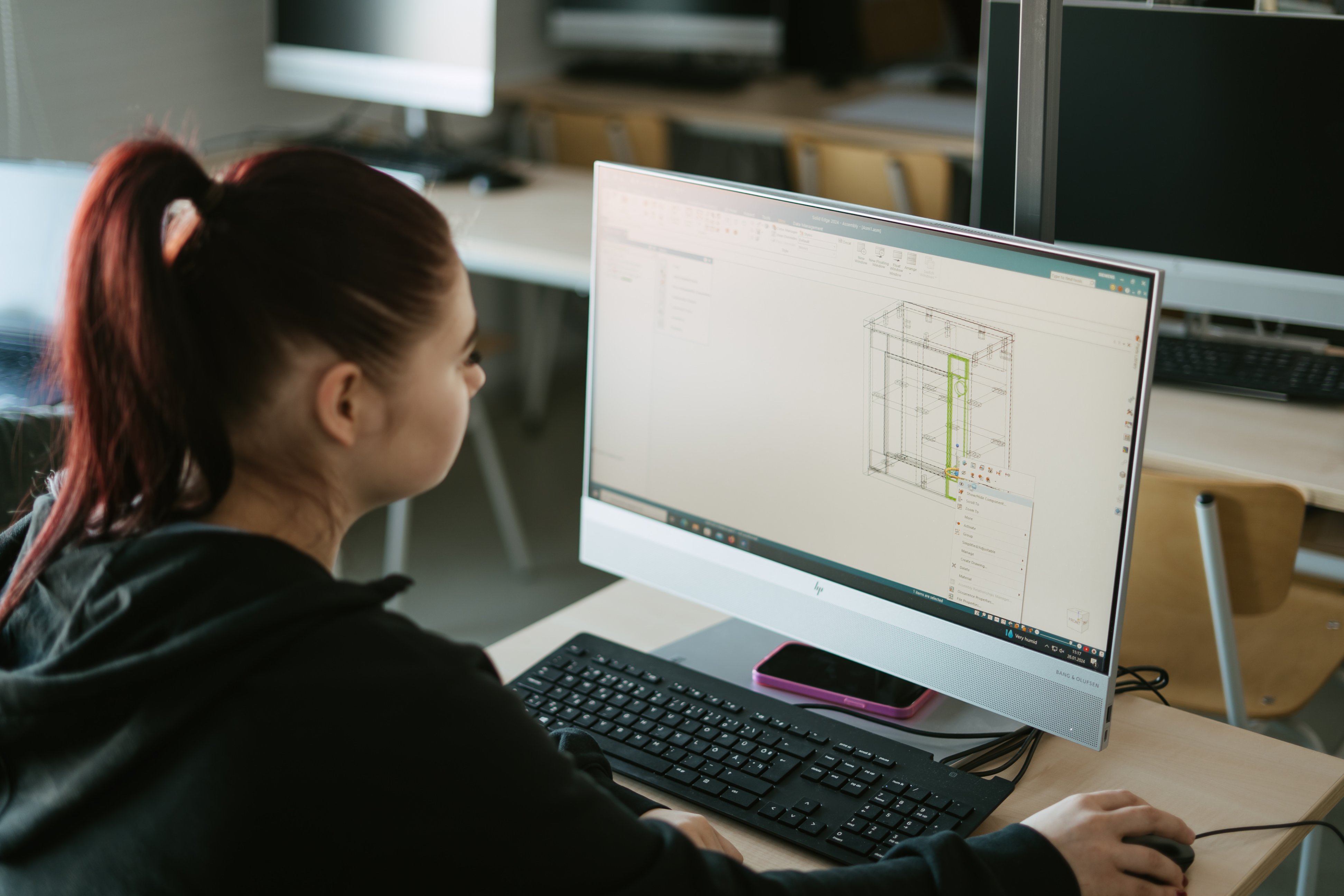 hkhk_erialad_2024_-_1194_silver_raidla.jpg?h=ac778ff2&itok=CarGUP_Q